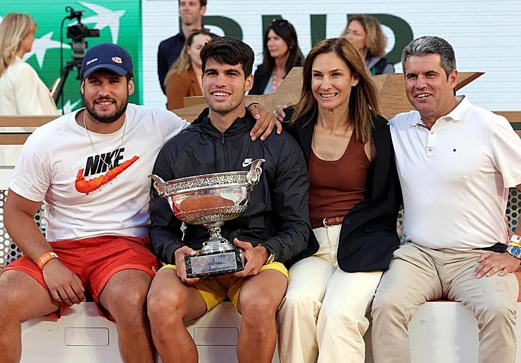 La familia de Alcaraz: así son sus padres, cuántos hermanos tiene y la influencia de su abuelo ...